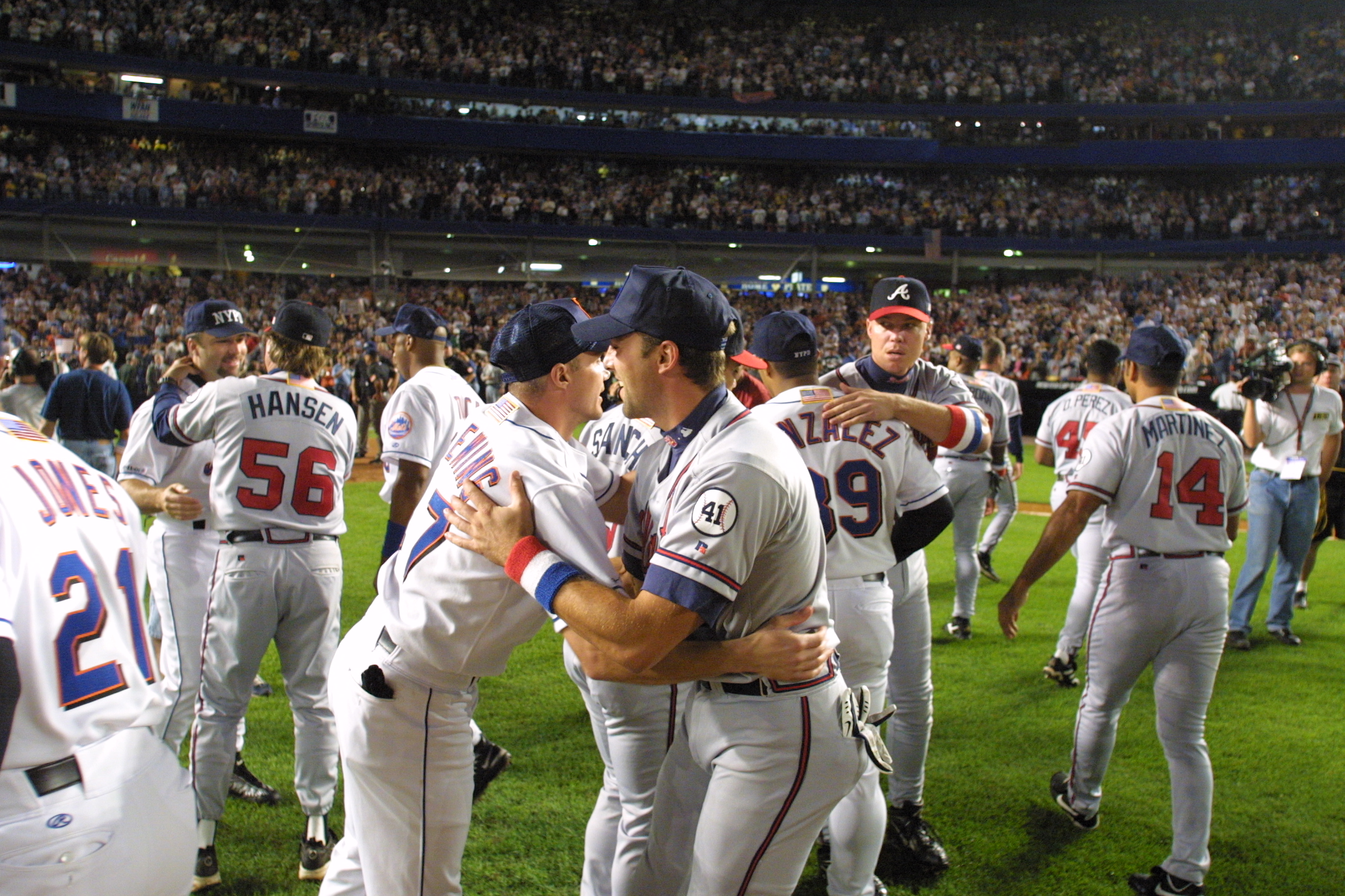 Mets and Braves Embrace After 9/11 - Mets History